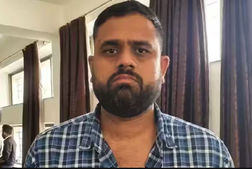 Fugitive Drug Mafia Lalit Patil Accused of Purchasing Gold with Illicit ...