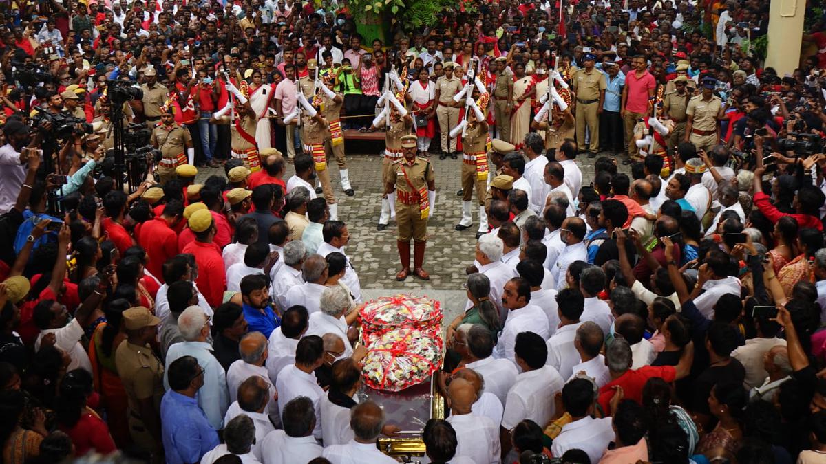 Final Rites of CPI(M) Leader N. Sankaraiah Held with Full State Honours ...