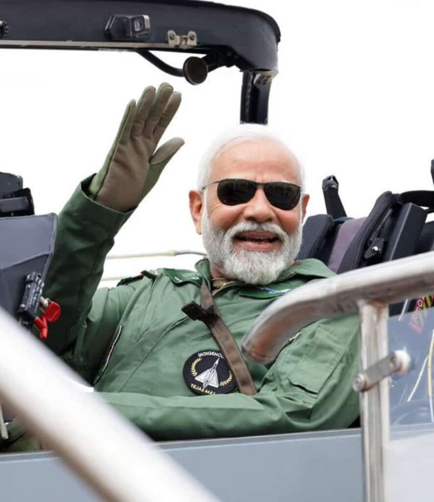 PM Modi Successfully Completes Sortie on IAF’s Tejas, Becomes First ...
